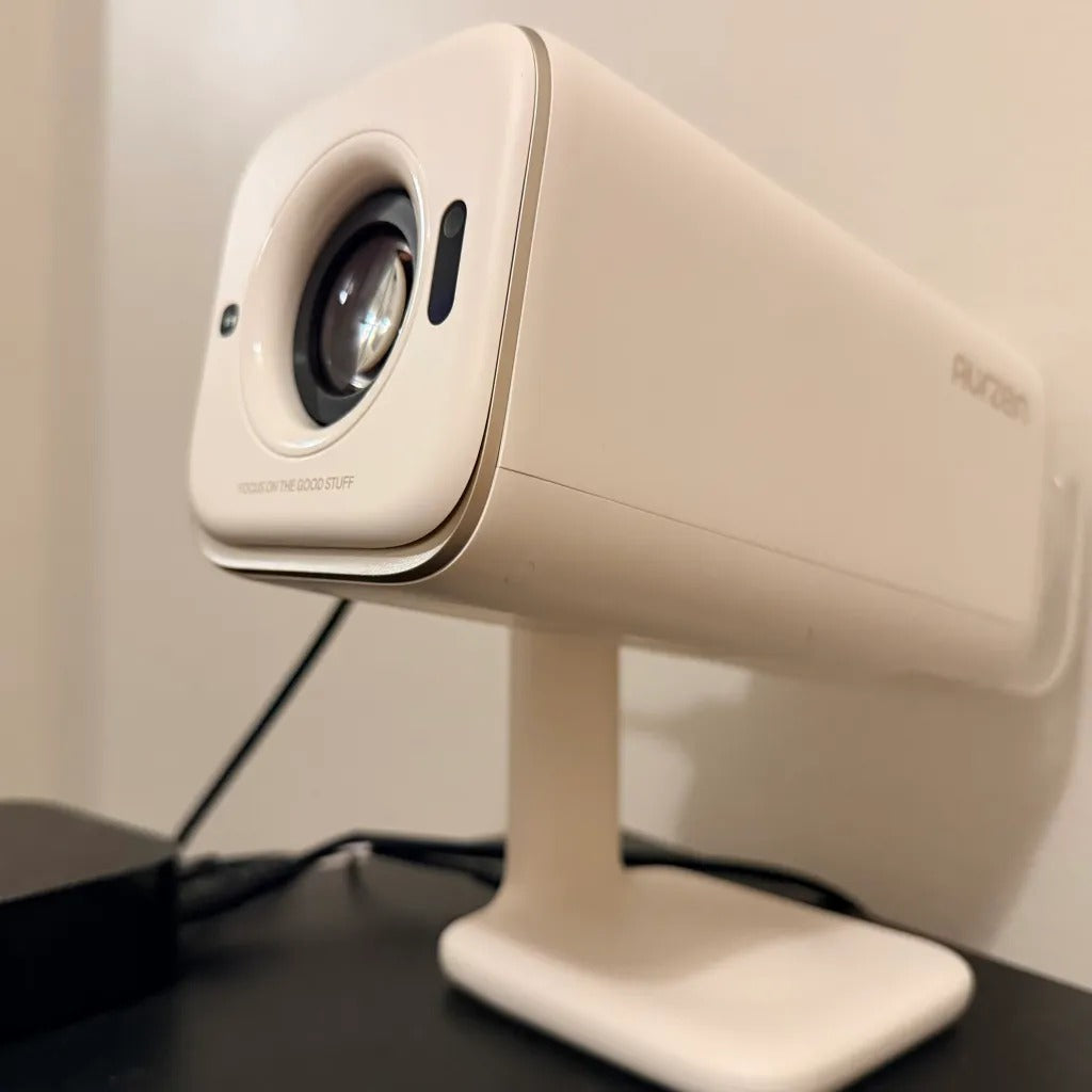 Best Smart Projectors with Built-in Streaming Apps in 2025 – Aurzen